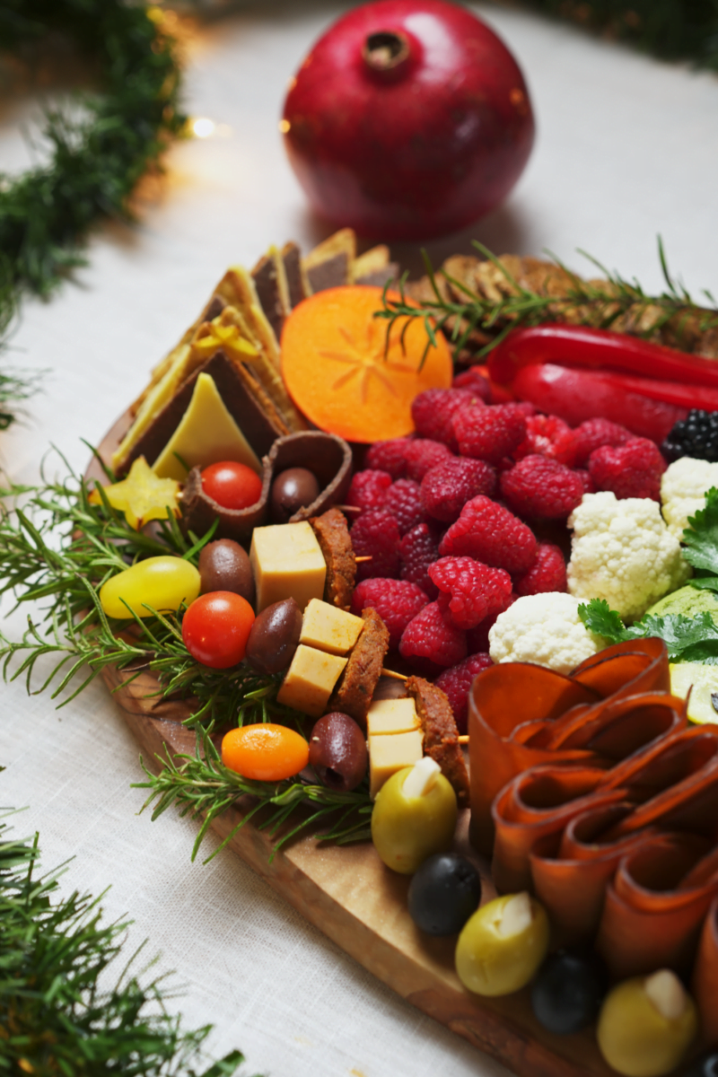 Grinch Charcuterie Board - Dakota Ovdan