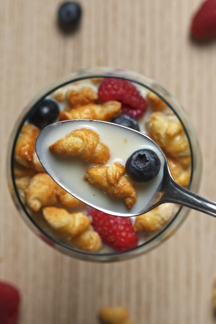 Mini Croissant Cereal - Dakota Ovdan